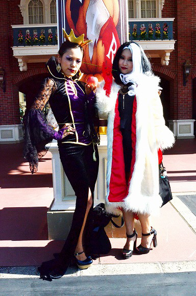 The awesome outfits of cosplayers at Tokyo Disneyland | SoraNews24 ...