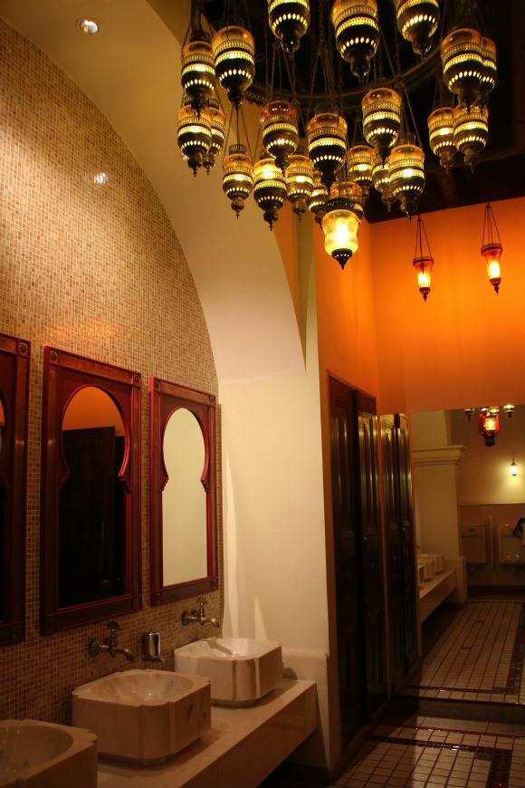 Come for the toilets, stay for the food and fun at Bangkok’s airport ...