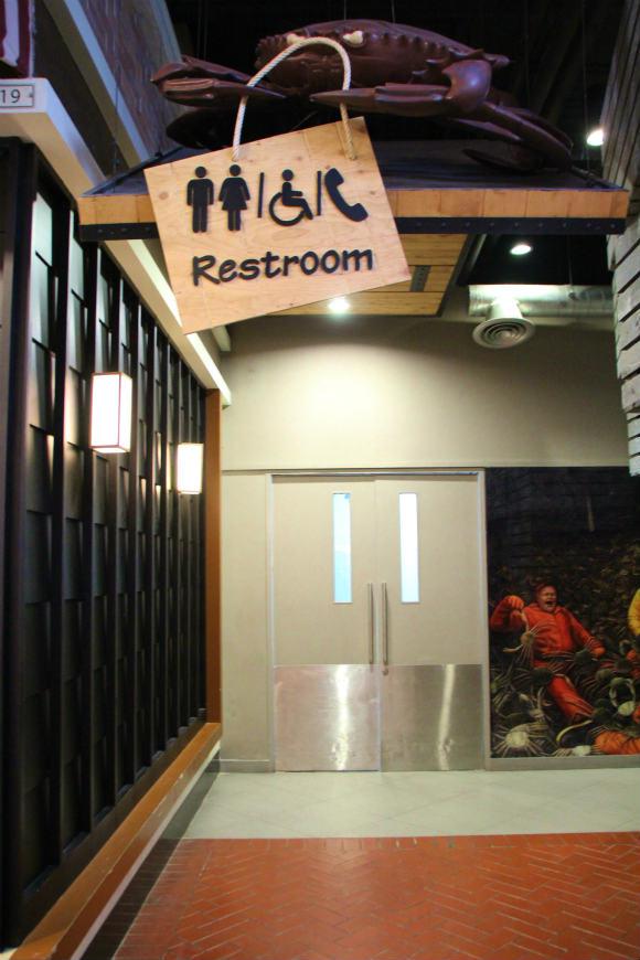 Come for the toilets, stay for the food and fun at Bangkok’s airport ...