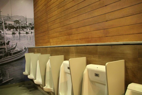 Come for the toilets, stay for the food and fun at Bangkok’s airport ...