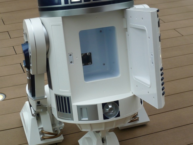 Catch the Star Wars Chill: We check out the amazing R2-D2™ Moving ...