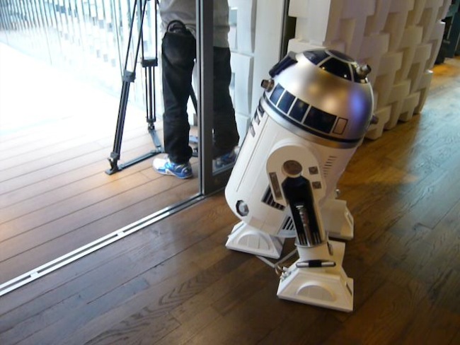 Catch the Star Wars Chill: We check out the amazing R2-D2™ Moving ...