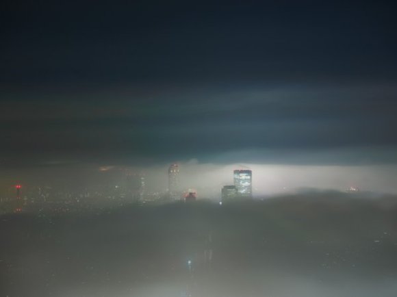 Silent Tokyo looms as dense fog rolls into Japan’s largest city【Photos ...