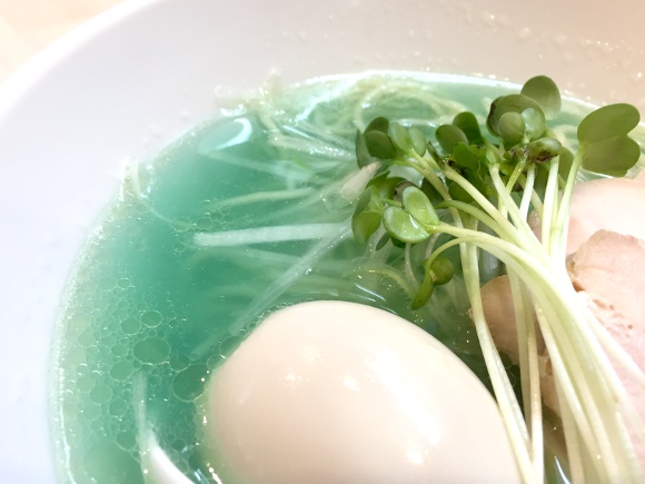 Tokyo restaurant serves up unusual ramen with blue chicken broth ...