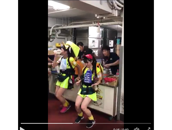 Japanese beer-vending girl refill teams have the speed and precision of ...