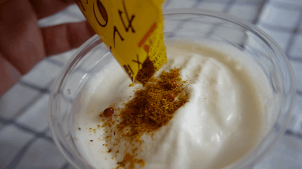 We try a curry milkshake at Mos Burger Japan 【Taste Test】 | SoraNews24 ...