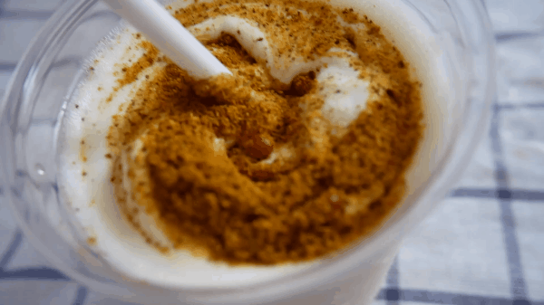 We try a curry milkshake at Mos Burger Japan 【Taste Test】 | SoraNews24 ...